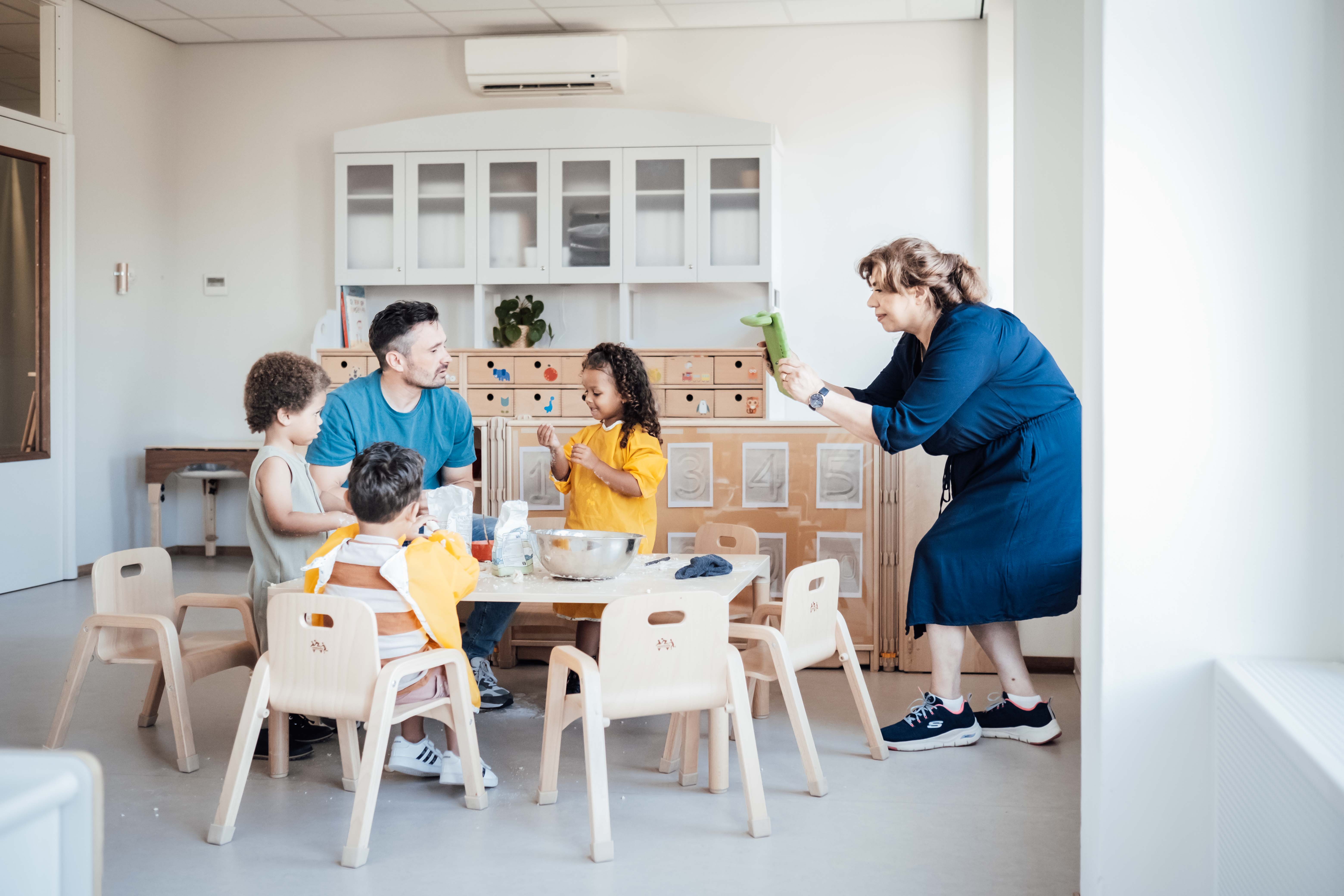 ‘During the handover, I mention something noteworthy so that the parent ...